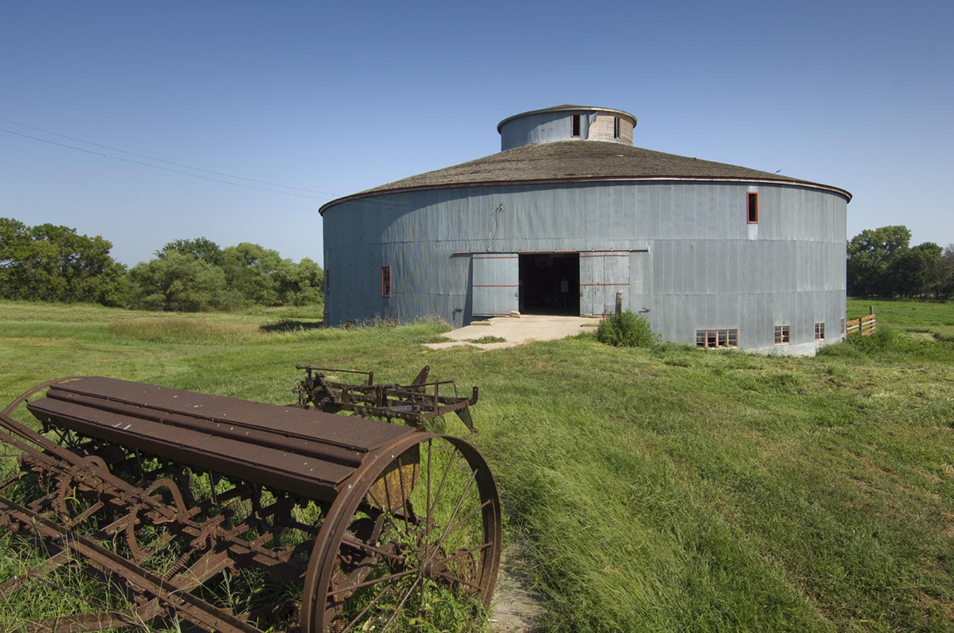 Starke Round Barn (Red Cloud) | VisitNebraska.com